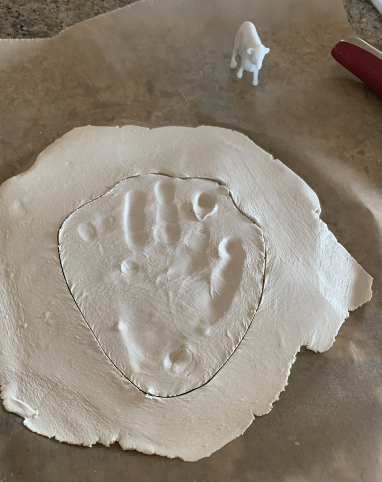 Handprint Ghost Ornaments – Zeebra Child